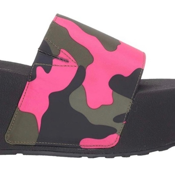 Jessica Simpson | Shoes | Jessica Simpson Camo Slide Platform Sandals ...